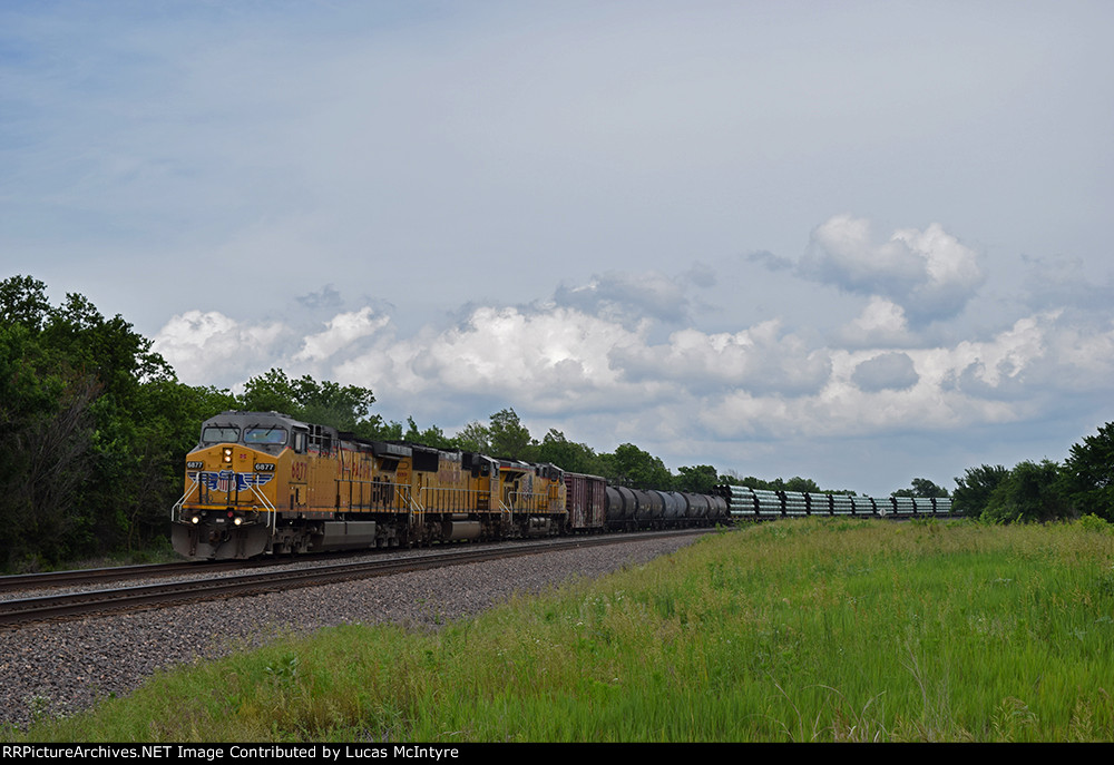 UP 6877 westbound UP manifest train
